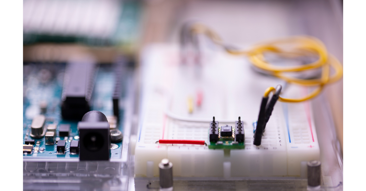 Custom vs Off-The-Shelf Industrial Connector Design Paths